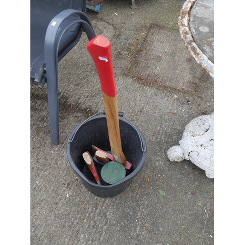BUCKET & TOOLS
