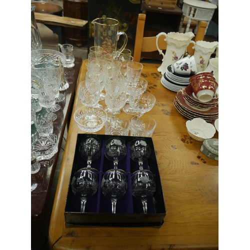 MIXED GLASSWARE
