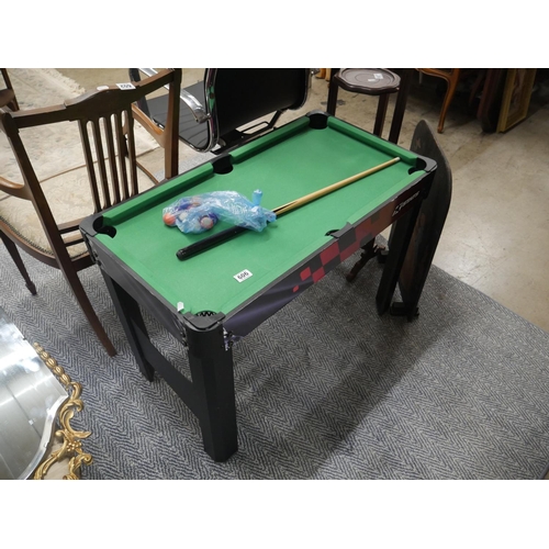 MINIATURE SNOOKER TABLE
