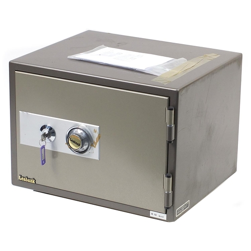 Leabank R 10 fire safe, 37cm H x 48.5cm W x 40cm D