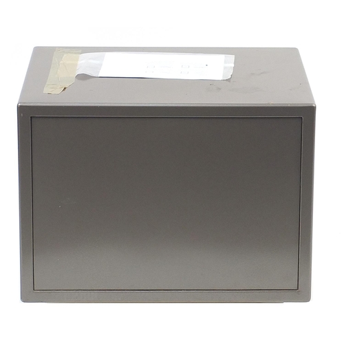 Leabank R 10 fire safe, 37cm H x 48.5cm W x 40cm D