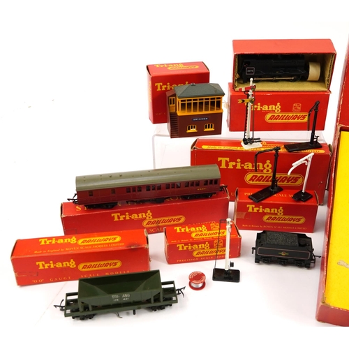 Tri-ang OO gauge model railway locomotive with carriages and ...