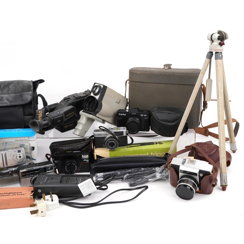 Vintage and later cameras, lenses and accessories including Kodak ...