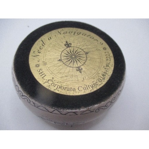 DECORATIVE COMPASS - SCRIMSHAW STYLE - 8CM DIA