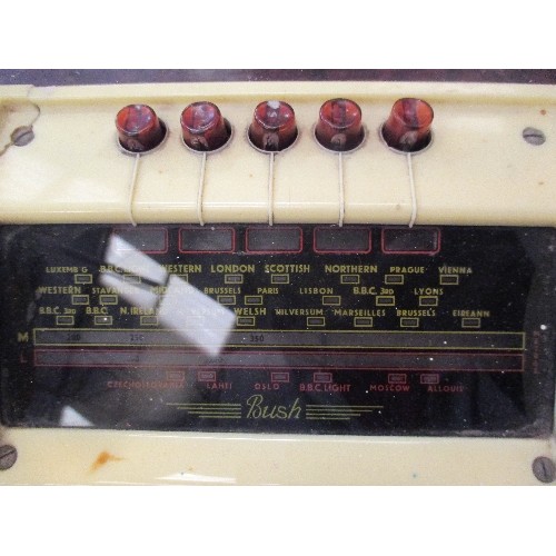 1960'S BUSH DAC 10 VALVE RADIO. TORTOISESHELL BAKELITE CASING.