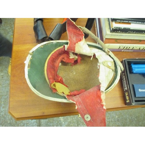 MID 20TH CENTURY EVEROAK OPEN FACE MOTORCYCLE HELMET, IN WHITE, WITH ...