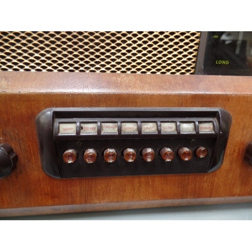 A LARGE 1950'S BUSH VALVE RADIO WITH WALNUT CASE, LONG WAVE & MEDIUM ...