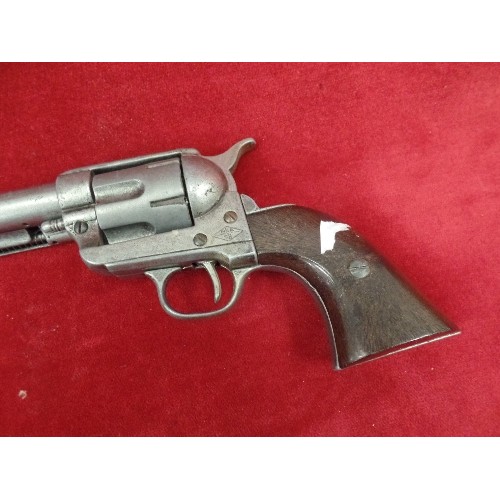 VINTAGE COLT 45 PEACEMAKER GUN, IN LOVELY LEATHER HOLSTER.