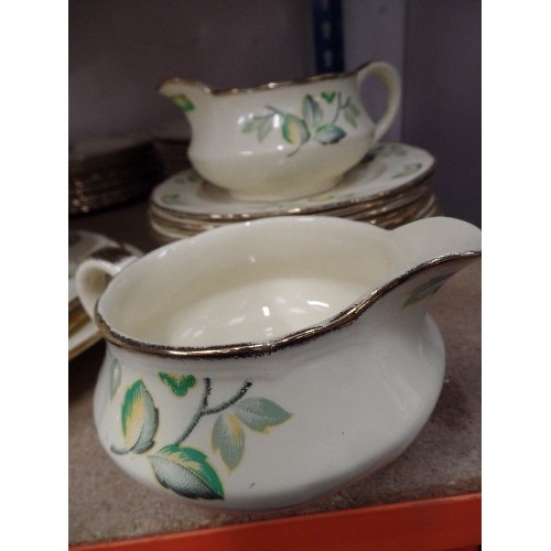 VINTAGE ALFRED MEAKIN DINNER SET WITH 4 TUREENS, DINNER PLATES ETC