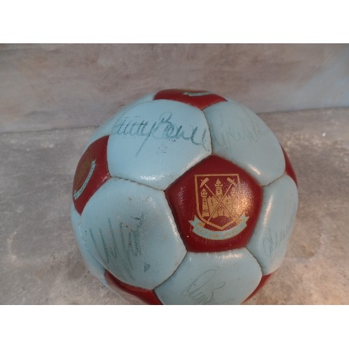 RARE 1980's WEST HAM UNITED FOOTBALL -REAL PLAYERS AUTOGRAPHS - 12 ...