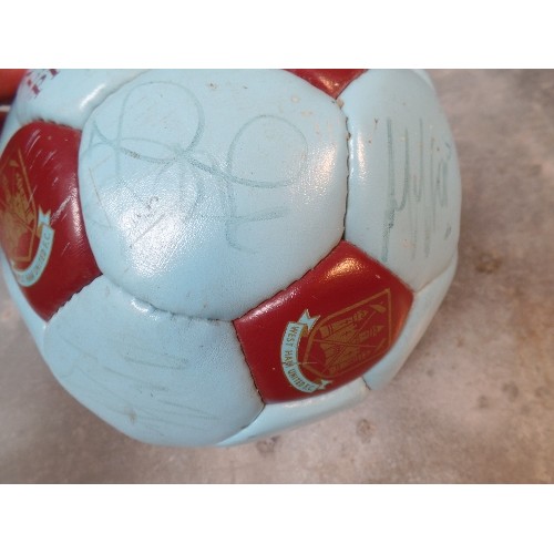 RARE 1980's WEST HAM UNITED FOOTBALL -REAL PLAYERS AUTOGRAPHS - 12 ...