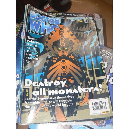 STACK OF VINTAGE DOCTOR WHO MAGAZINES.
