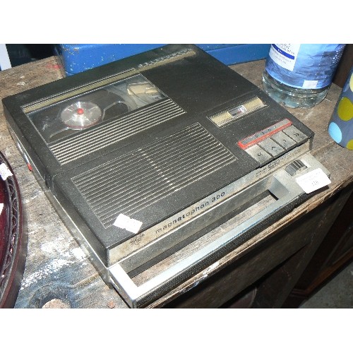 VINTAGE TELEFUNKEN MAGNETOPHON 300 TAPE RECORDER. TWIN SPOOL.