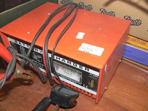 ABSAAR BATTERY CHARGER.