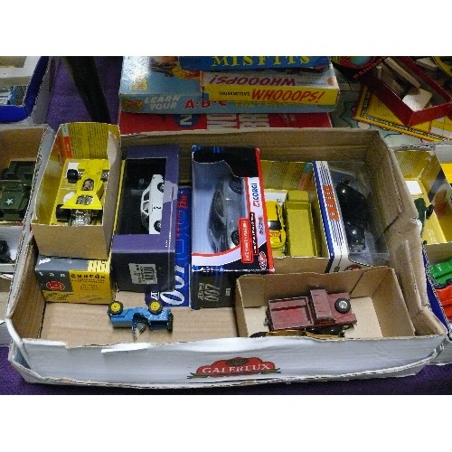 MIXED BOX OF COLLECTORS CARS AND OTHER VEHICLES INCLUDING DINKY ...