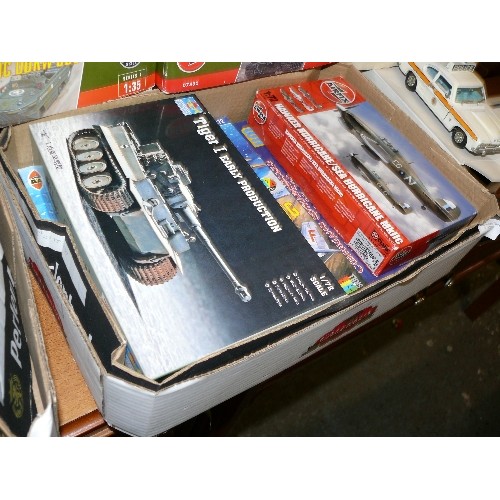 AIRFIX MODEL KITS OF A AUSTER ANTARCTIC SKI-PLANE, NAPSI D/K MUSTANG ...