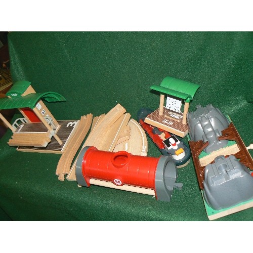LARGE STORAGE BOX WITH CONTENTS OF BRIO TRAIN TRACK AND ACCESSORIES STORAGE BOX FOLDS OUT INTO A PL