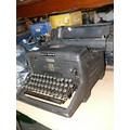 A VINTAGE IMPERIAL MODEL 60 TYPEWRITER