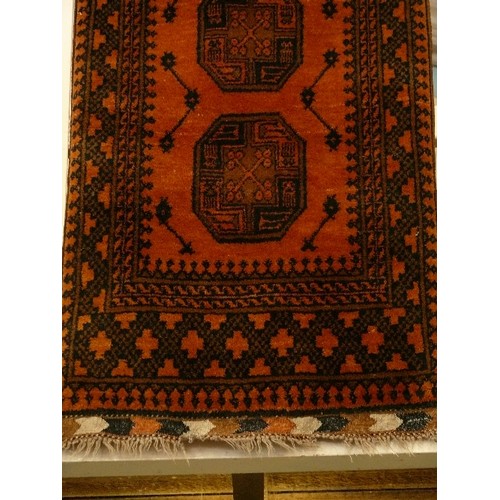 A HAND WOVEN KAYAM RUG 100% WOOL MADE IN AFGHANISTAN 130 X 73CM