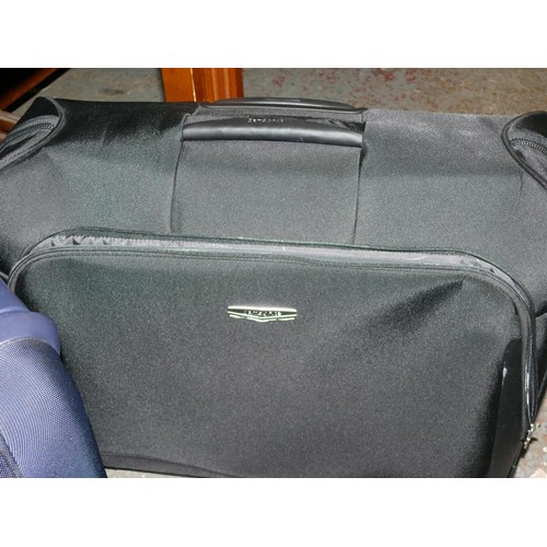 WHEELED SUITCASE/SAMSONITE SUIT CARRIER & SAMSONITE LAPTOP BAG.