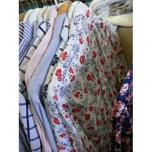 19 GENTS GOOD QUALITY SHIRTS TO INCLUDE CHARLES TYRWHITT, POLITIX ...