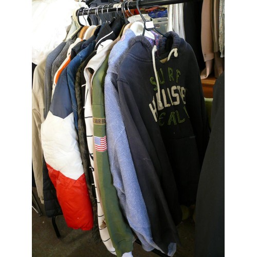 SELCTION OF SPORTS AND LEISURE WARE CLOTHING TO INCLUDE NIKE, HOLLISTER ...