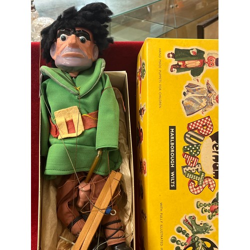 PELHAM PUPPET 'GIANT' WITH ORIGINAL BOX