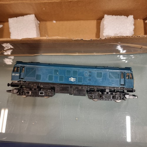 HORNBY BR CLASS 25 DIESEL BLUE 25247