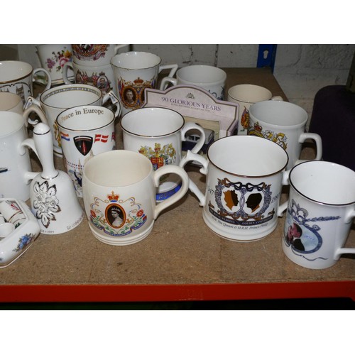 SHELF OF ROYAL COMMEMORATIVE CHINA AND GLASS, LLEDO 1990 QUEEN MOTHER ...