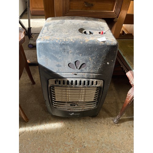 SMALL VINTAGE GAS HEATER BY CONTINENTAL PLUS A BOTTLE OF GAS