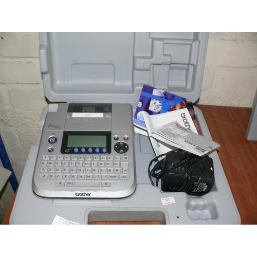 BROTHER P-TOUCH 1830 LABEL MACHINE WITH CASE