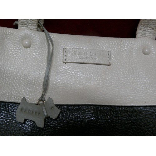 RADLEY LADIES HANDBAG IN BLACK AND CREAM WITH PINK DUST BAG