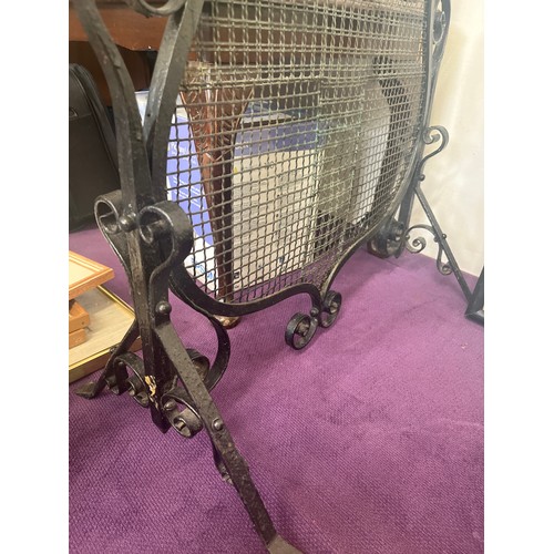 CAST IRON DECORATIVE SCROLL DETAILED FIRE GUARD