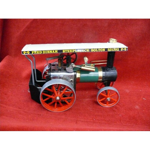 A VINTAGE STEAM DRIVEN MAMOD TRACTION ENGINE IN FRED DIBNAH LIVERY ...