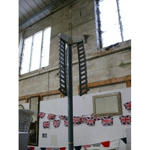 ROTATING CLOTHES DRYER