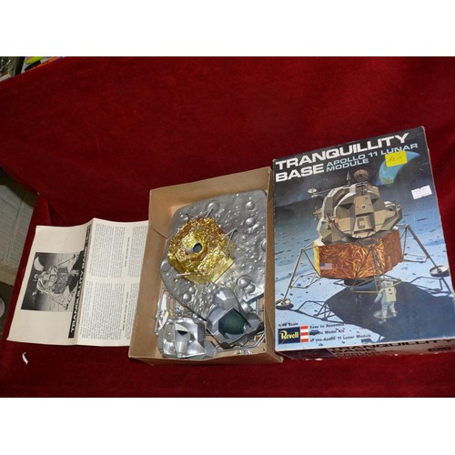 REVELL TRANQUILITY BASE APOLLO 11 LUNAR MODULE AND NOVO SEAKITS BATTLE ...