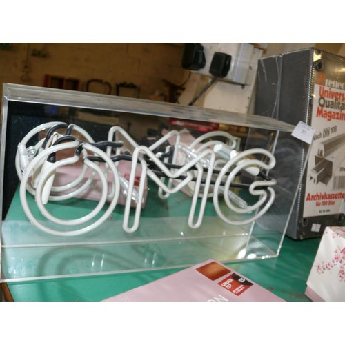 OMG PINK LIGHT UP NEON SIGN
