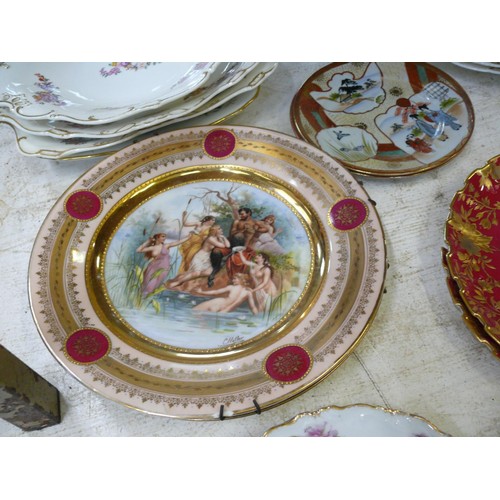 ANTIQUE AND VINTAGE DECORATIVE CHINA PLATES