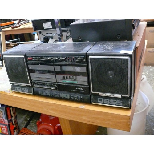 TOSHIBA DYNAMIC BASS SOUND SYSTEM