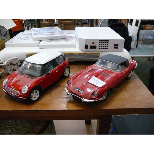 BURAGO MINI COOPER 1/18 SCALE MODEL AND A TONKA JAGUAR XK.E