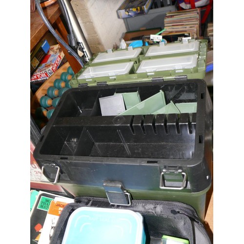 COMPACT TACKLE BOX AND NUMEROUS BAIT BOXES PLUS BAIT BAG