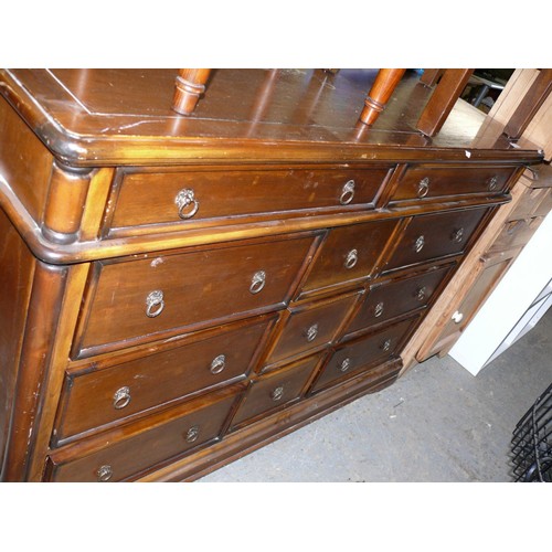 VERY LARGE CHEST OF 11 DRAWERS