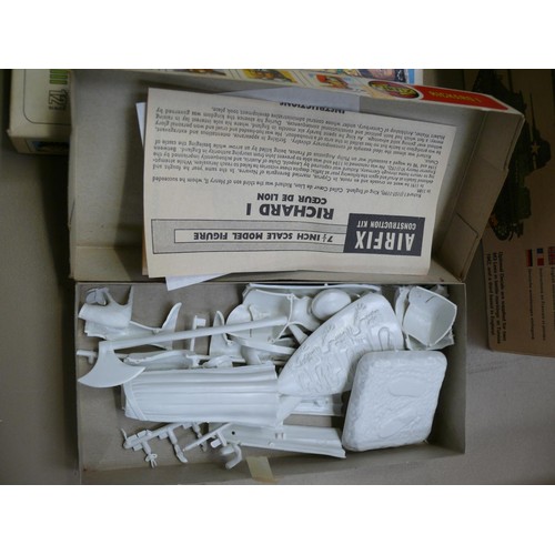 Airfix Notable historic figures 1/12 model kits in boxes x3 - Queen ...