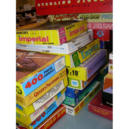 Very large collection of vintage games and puzzles