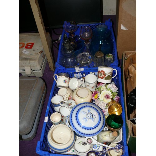 Tray of antique and vintage ceramics plus a tray of glassware to ...