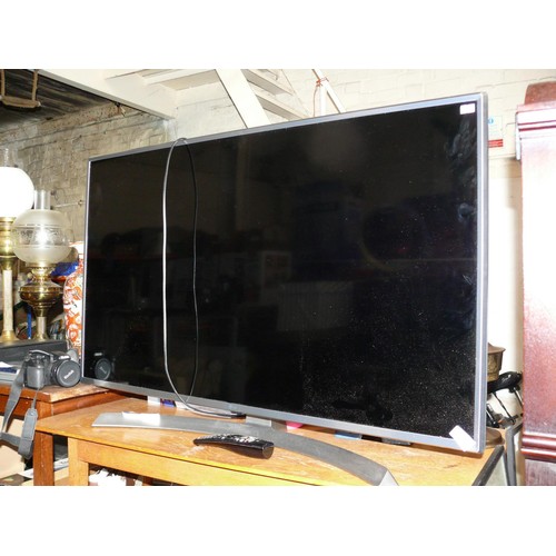 LG Flat screen TV 44" screen