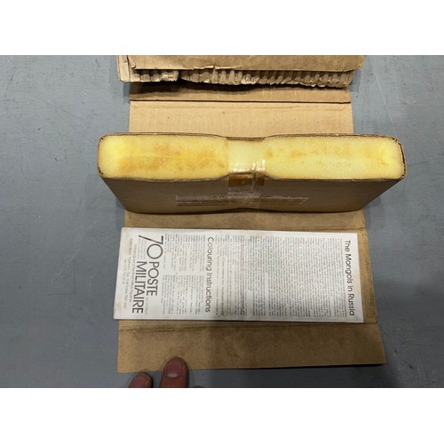 16 boxed Poste militaire model figures. Cast in white metal