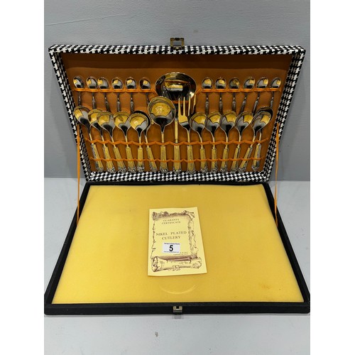 Italian cutlery set in presentation box