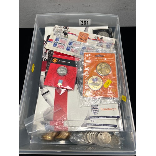 Box football coins + 2 sydney 2000