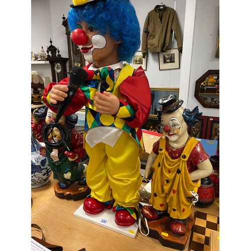 1 Large + 2 medium clowns on stands